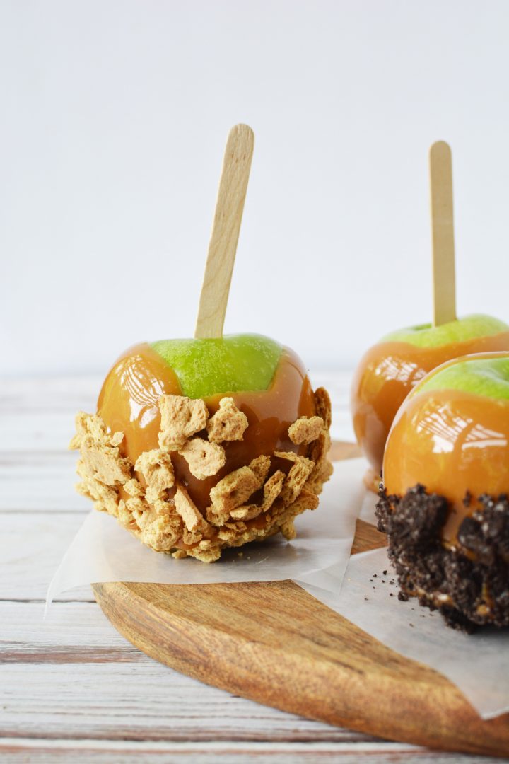 Easy Caramel Apples Recipe - Our WabiSabi Life