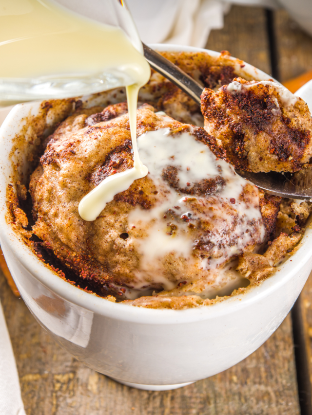 Warm & Gooey Cinnabon Cake in a Mug – A 5-Minute Microwave Treat - Our ...