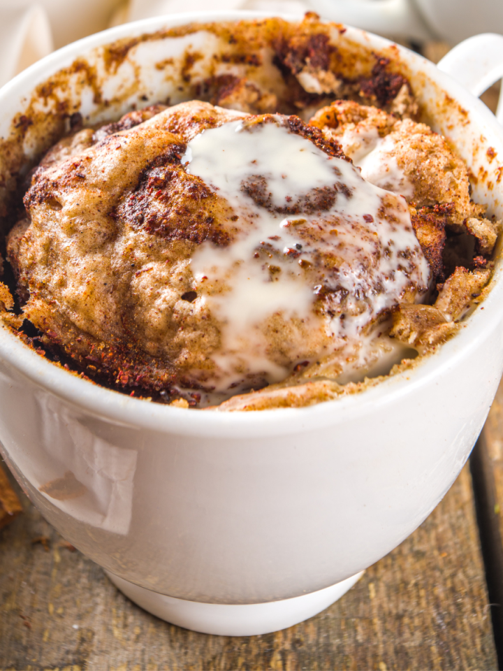Warm & Gooey Cinnabon Cake in a Mug – A 5-Minute Microwave Treat - Our ...