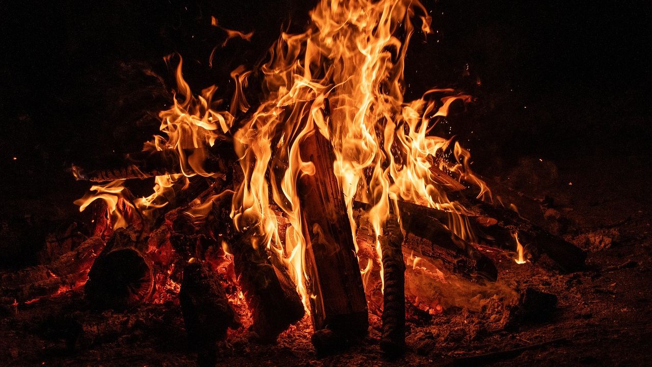 6 Backyard Burning Mistakes That Could Actually Be Illegal - Our ...